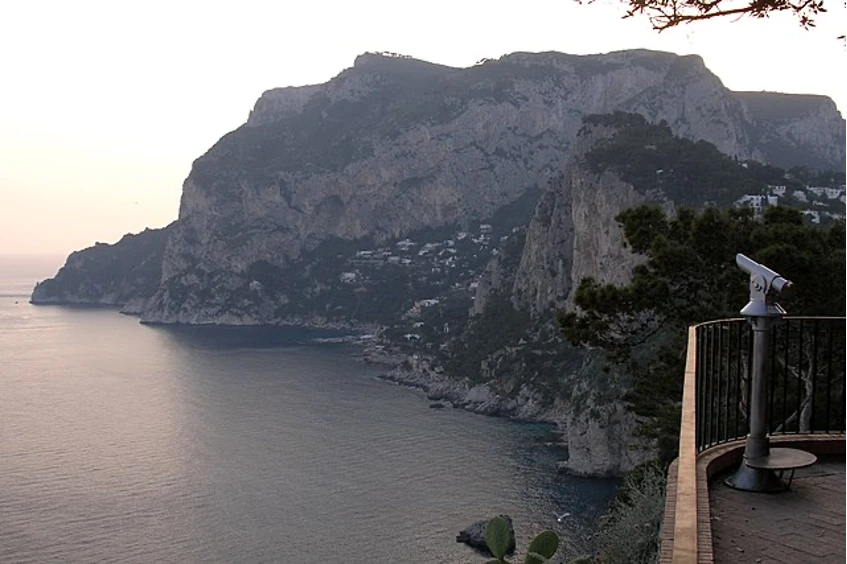 Capri: cómo llegar desde Nápoles, Roma y Milán | FerryBooking24